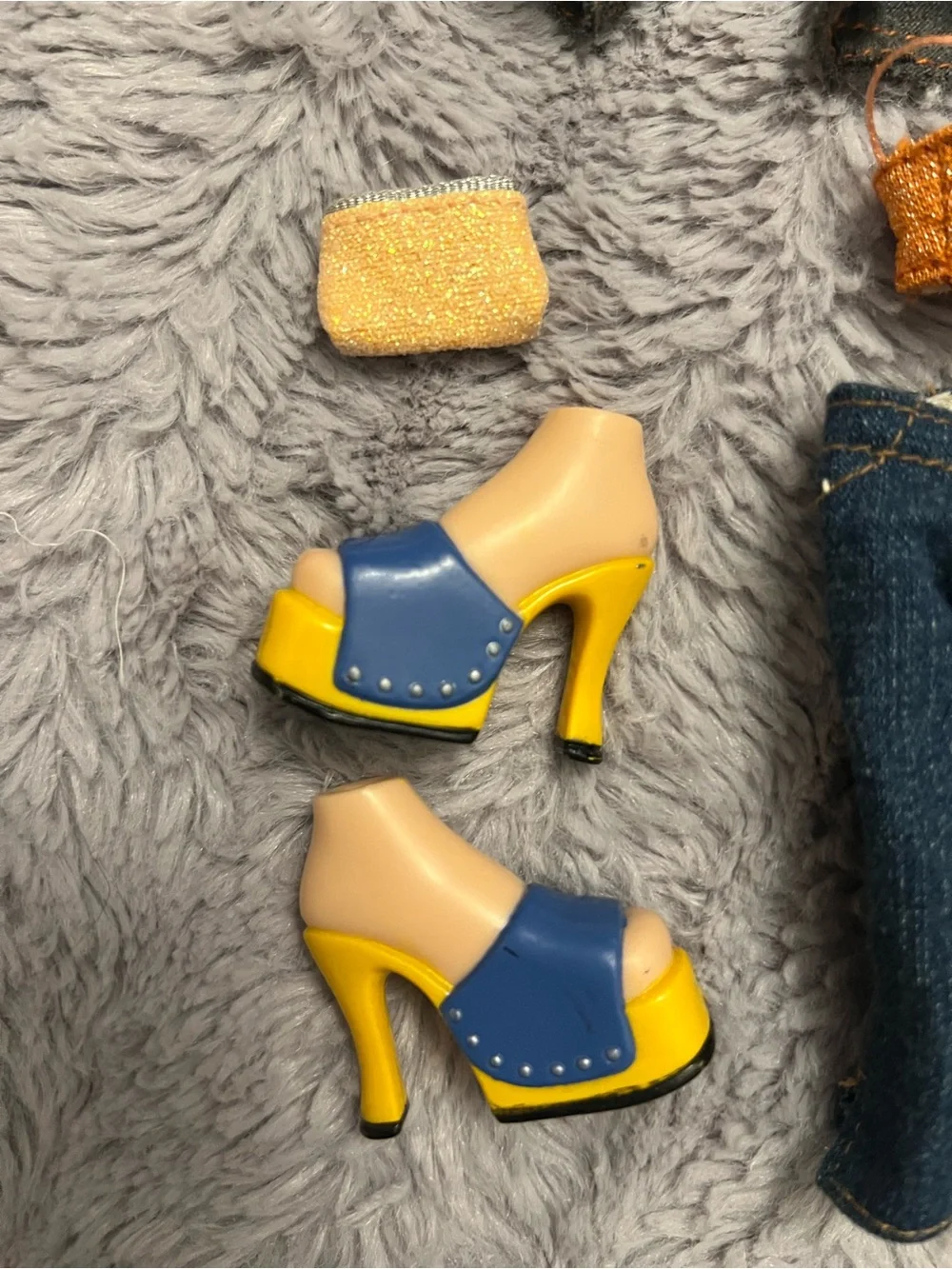 Bratz | Toys | Bratz Dolls Shopping Spree Fashion Pack | Poshmark